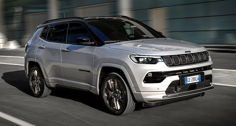 Jeep® 4xe | SUVs og 4x4 with Plug-in Hybrid Technology | Jeep®